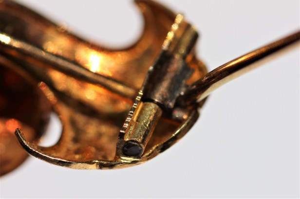 Dating brooches: clasps (Part 1) – navette jewellery
