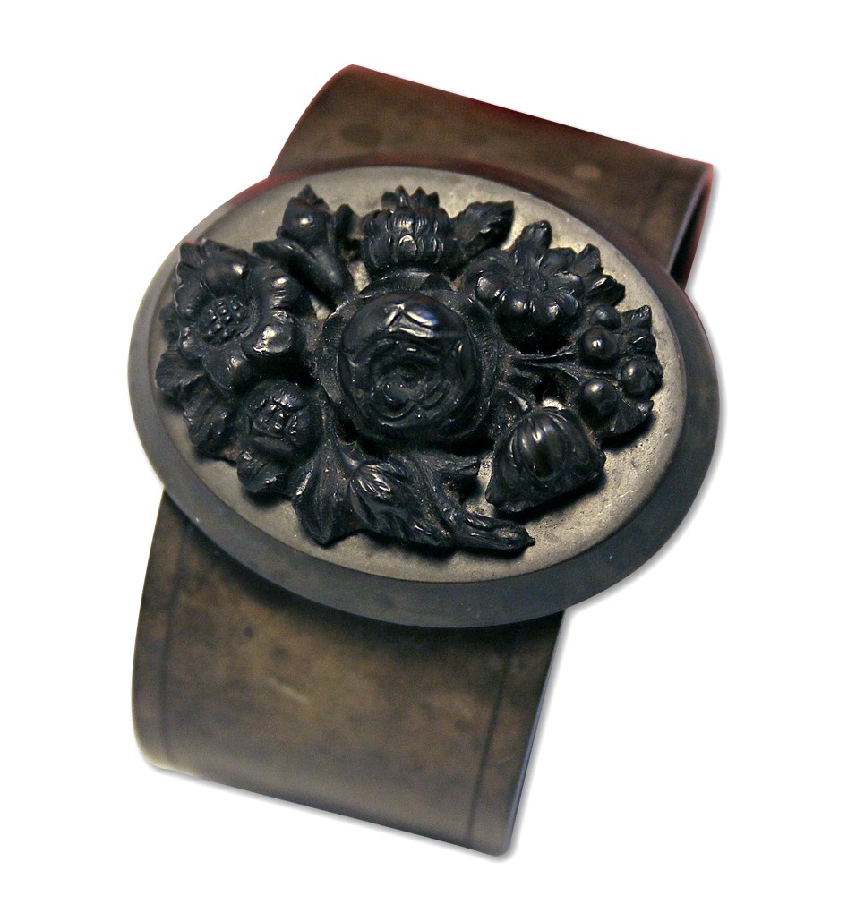 Vulcanite – navette jewellery