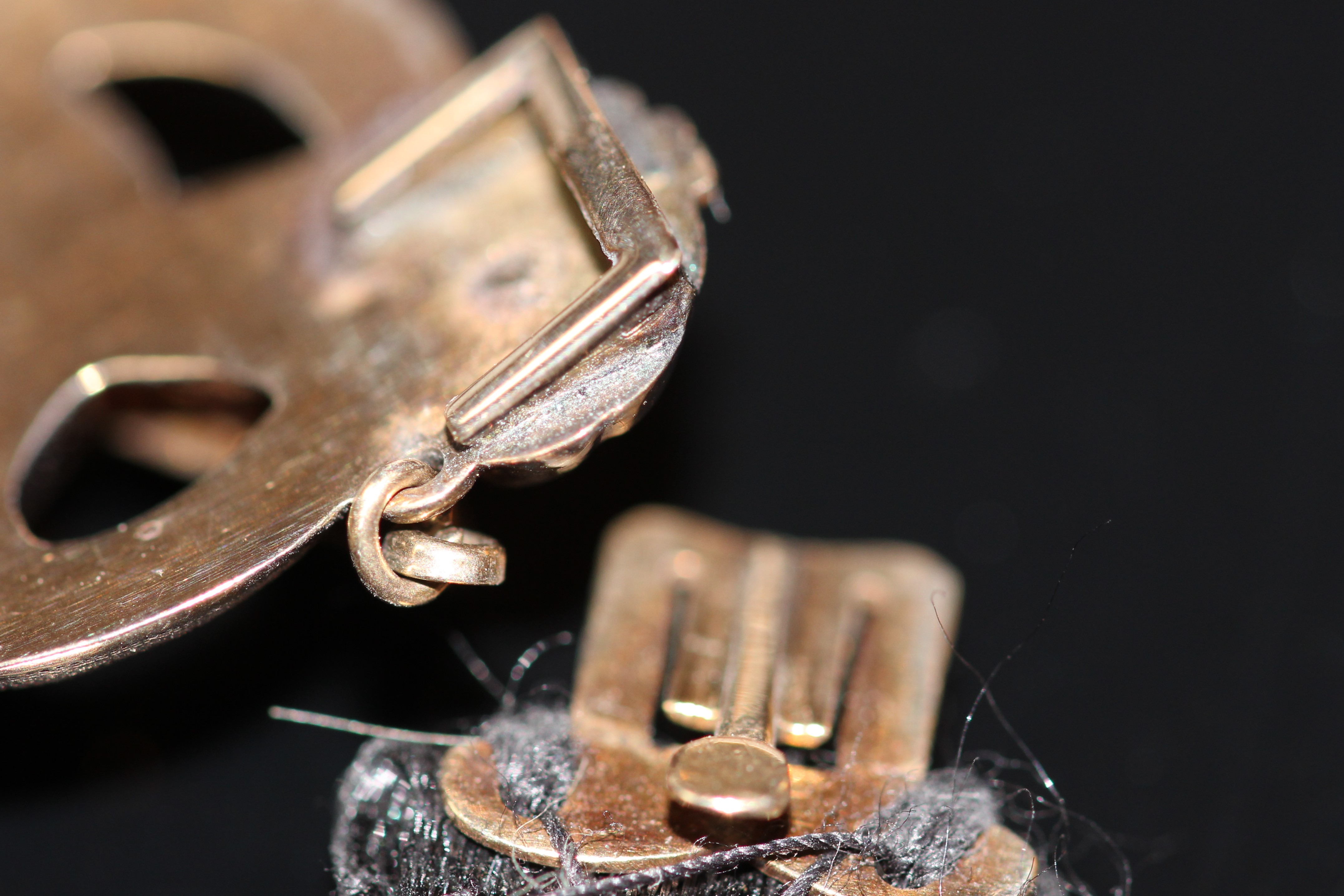 Dating necklaces: clasps and fasteners -Part I – navette jewellery